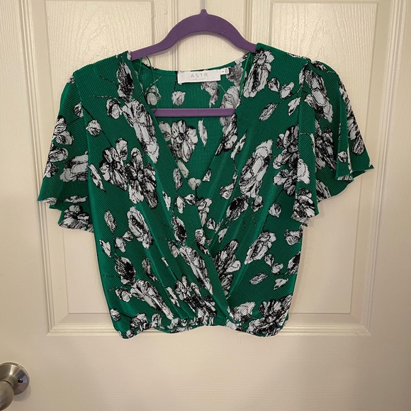 Astr | Tops | Astr The Label Dark Green Floral Cropped Wrap Blouse ...